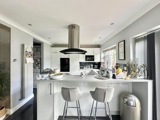 4 bed property for sale