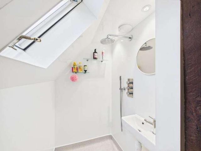 4 bed property for sale