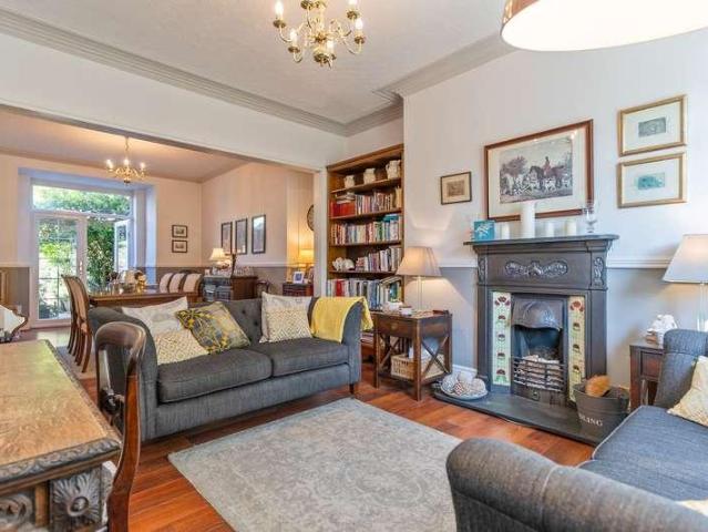4 bed property for sale