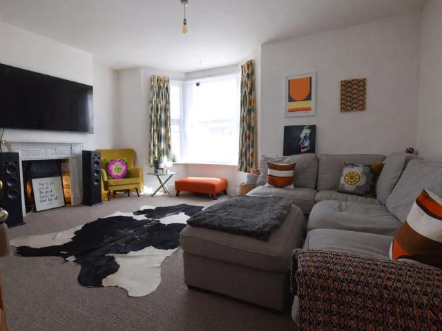 4 bed property for sale