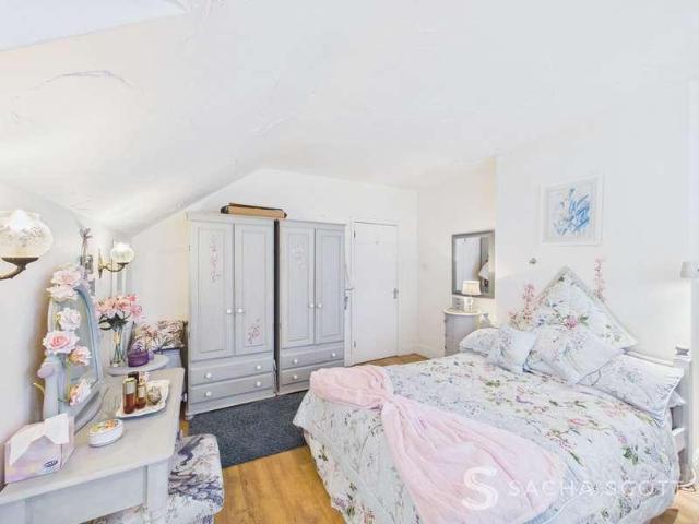 4 bed property for sale