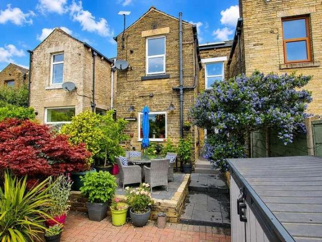 4 bed property for sale