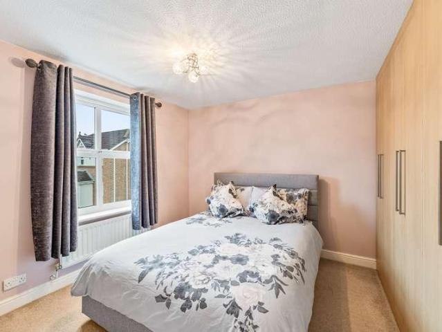 4 bed property for sale