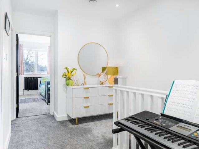 4 bed property for sale