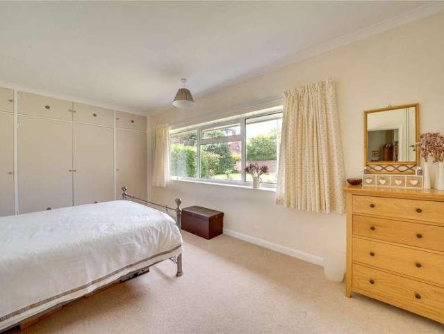 4 bed property for sale