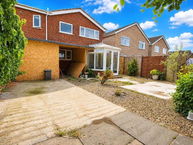 4 bed property for sale