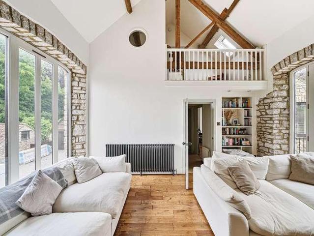 4 bed property for sale