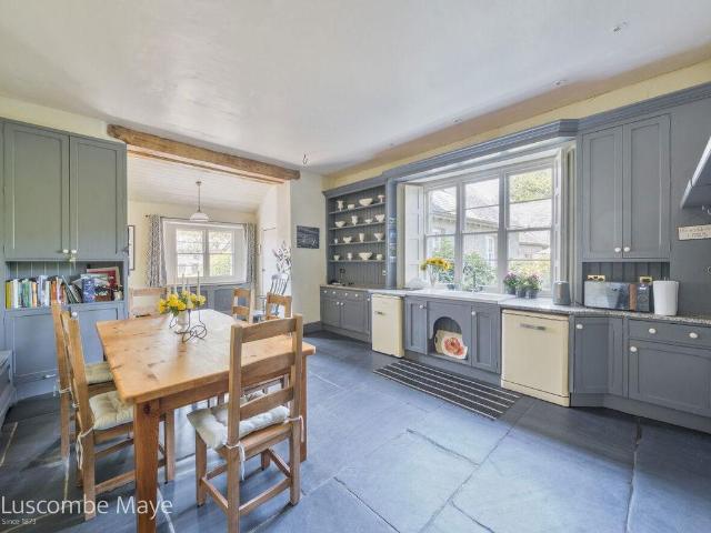4 bed property for sale