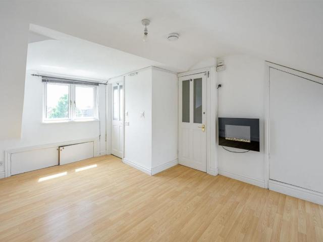 4 bed property for sale