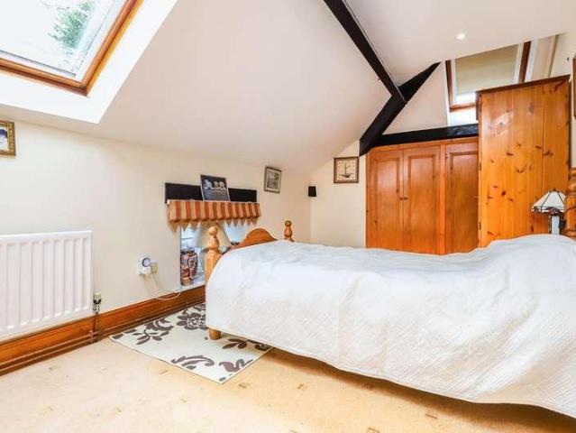 4 bed property for sale
