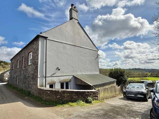 4 bed property for sale