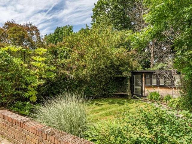 4 bed property for sale