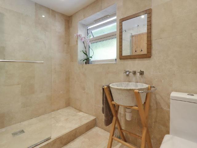 4 bed property for sale