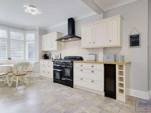 4 bed property for sale
