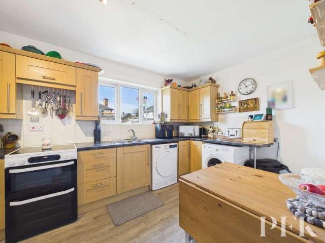 4 bed property for sale