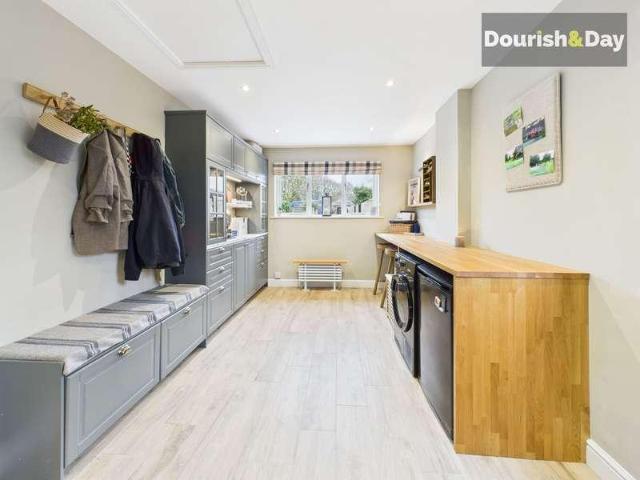 4 bed property for sale