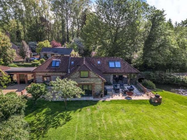 4 bed property for sale