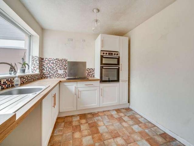 4 bed property for sale