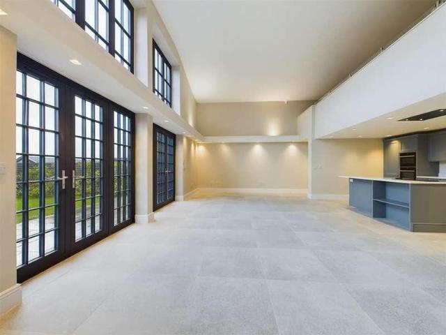 4 bed property for sale