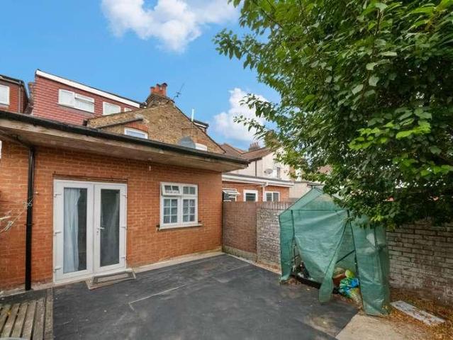 4 bed property for sale