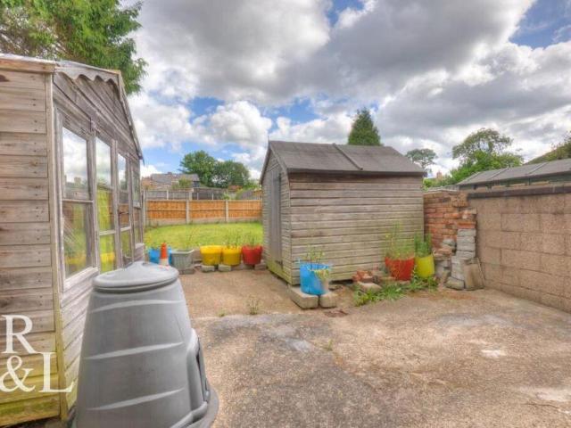 4 bed property for sale