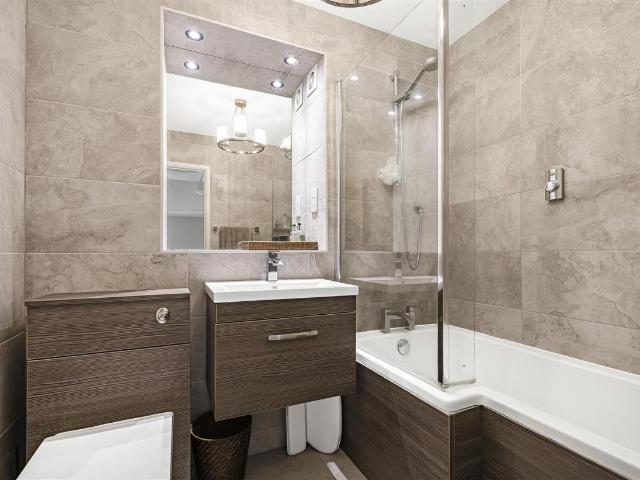 4 bed property for sale