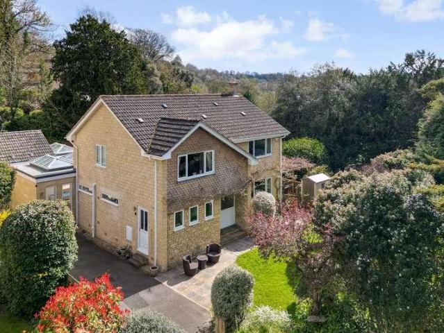 4 bed property for sale