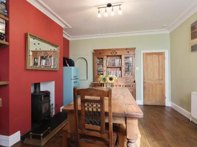 4 bed property for sale