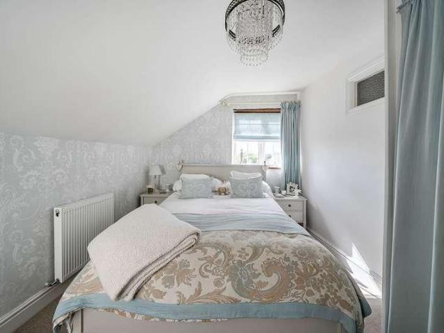 4 bed property for sale