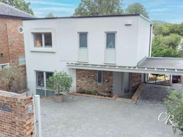 4 bed property for sale