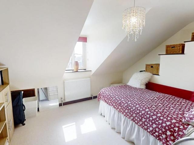 4 bed property for sale