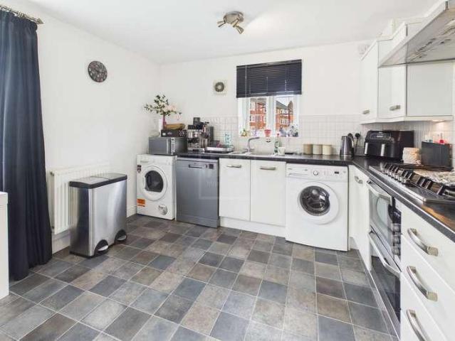 4 bed property for sale