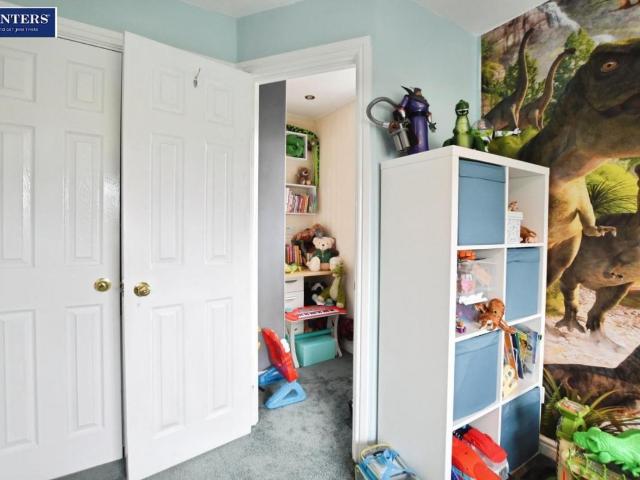 4 bed property for sale