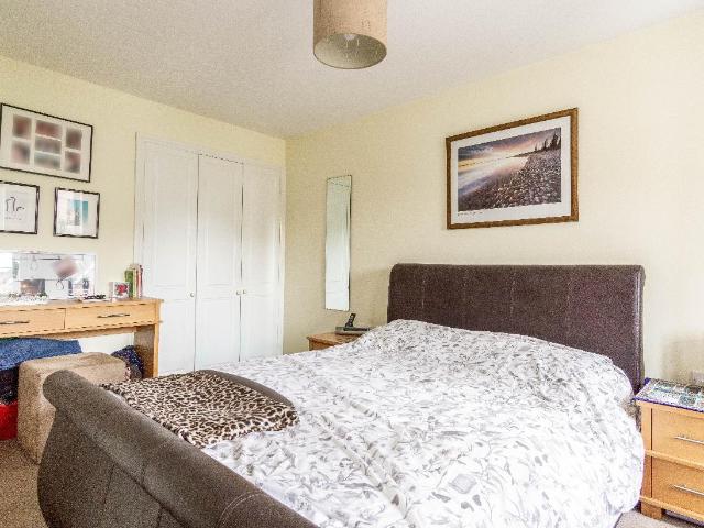 4 bed property for sale