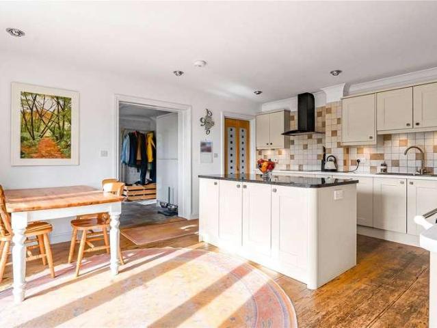 4 bed property for sale