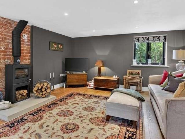 4 bed property for sale