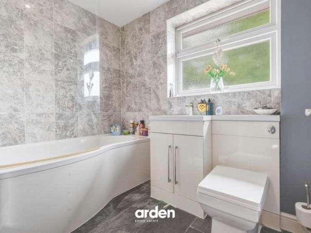 4 bed property for sale