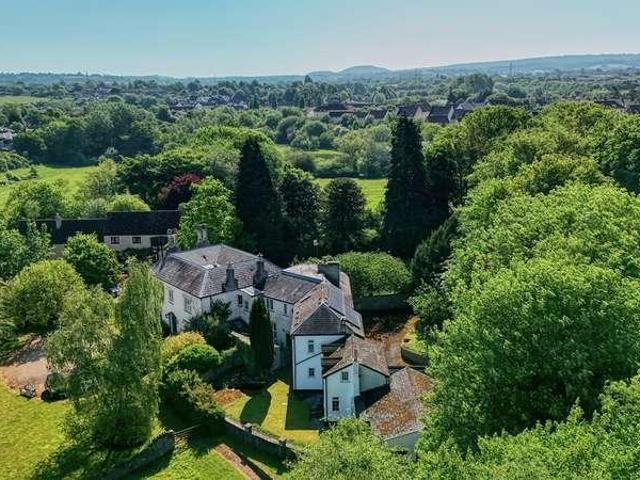 4 bed property for sale
