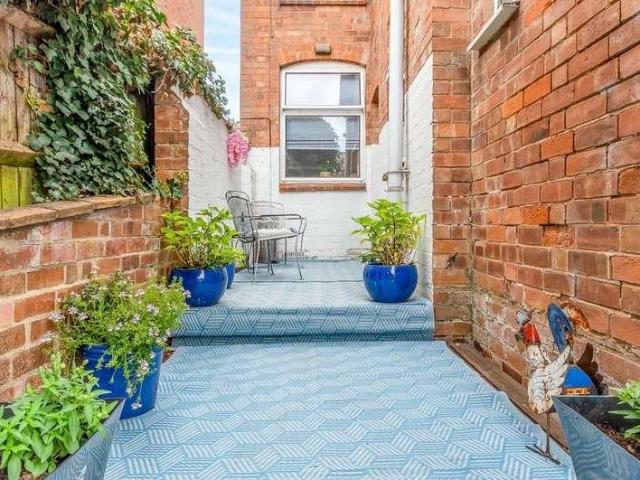 4 bed property for sale