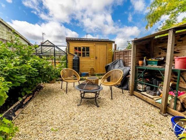 4 bed property for sale