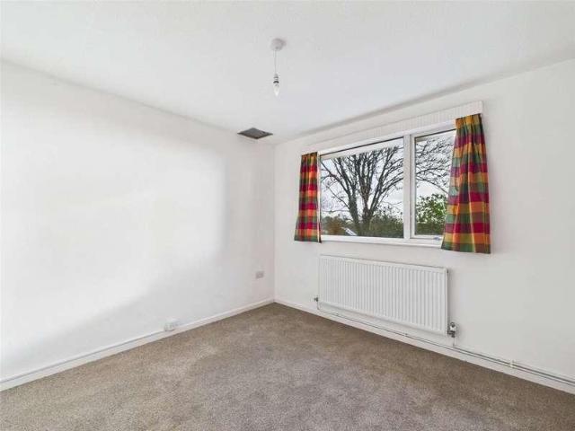 4 bed property for sale