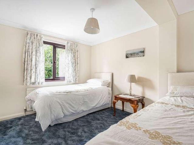 4 bed property for sale