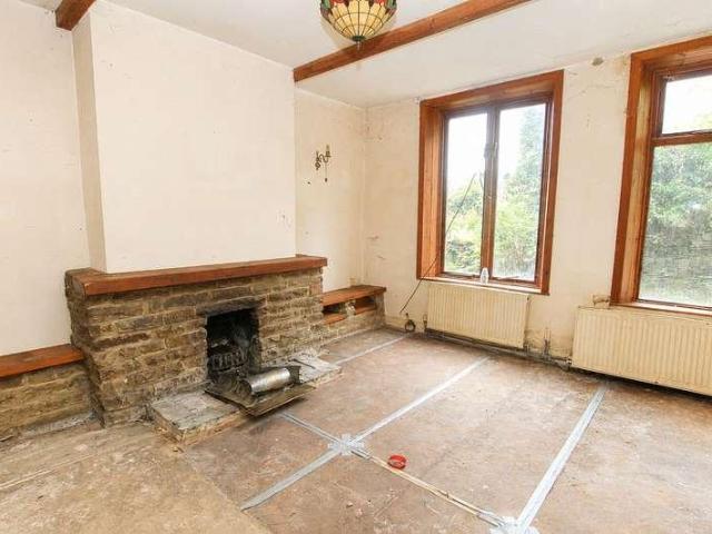 4 bed property for sale