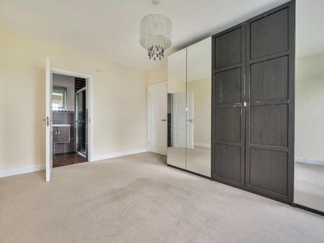 4 bed property for sale