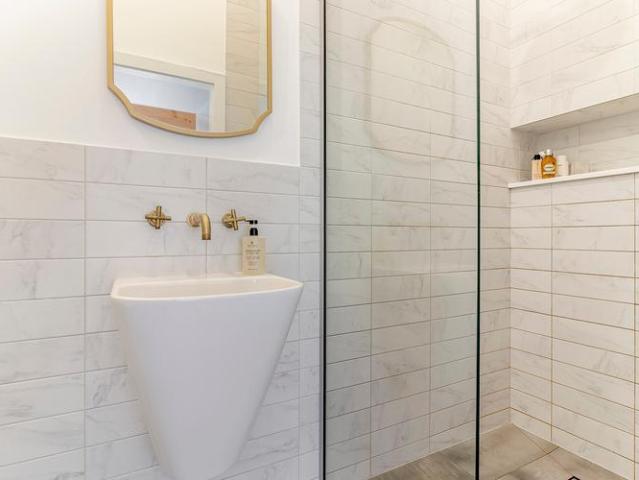 4 bed property for sale