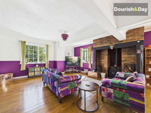 4 bed property for sale