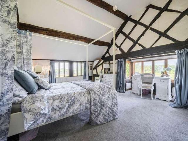 4 bed property for sale