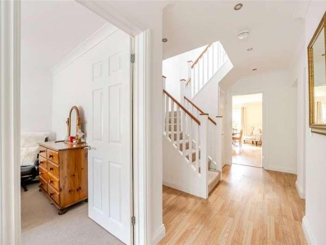 4 bed property for sale