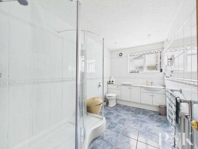 4 bed property for sale