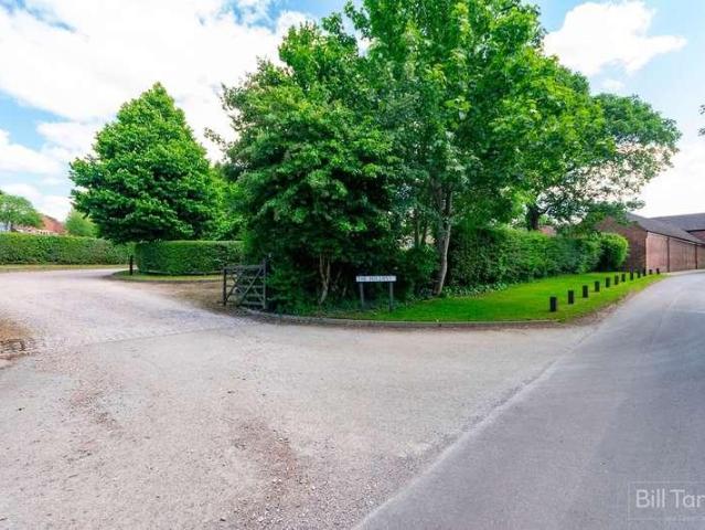 4 bed property for sale